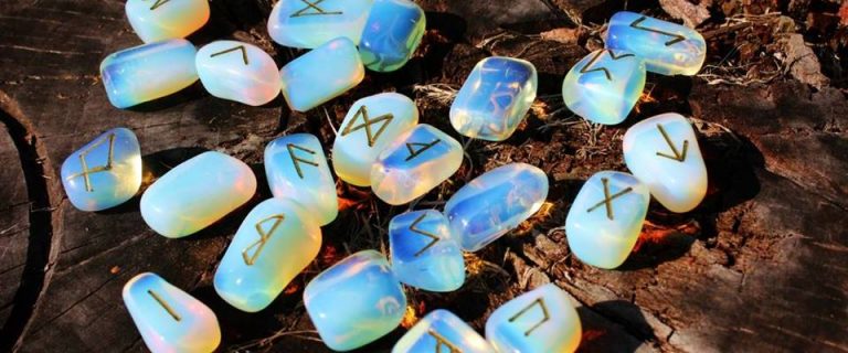 RUNE- SIMBOLI DI POTERE CHE ATTRAVERSANO IL TEMPO-COME UTILIZZARLE ...